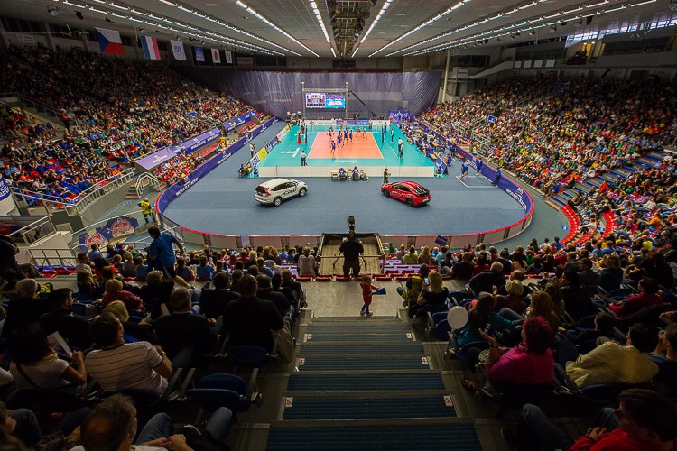 Budvar Aréna bouřila a pomohla českým hráčům k zisku jednoho setu nad ...