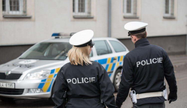 Podvodník Se Vydával Za Bankéře I Policistu Žena Přišla O Všechny Své