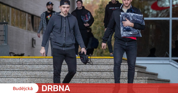 Hokejisté se sešli v Českých Budějovicích, z nominace vypadl Adam Musil