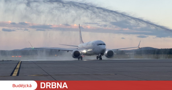 KOMENTÁŘ: Boeing jako atrakce. Letadla nad Planou vypadají jinak