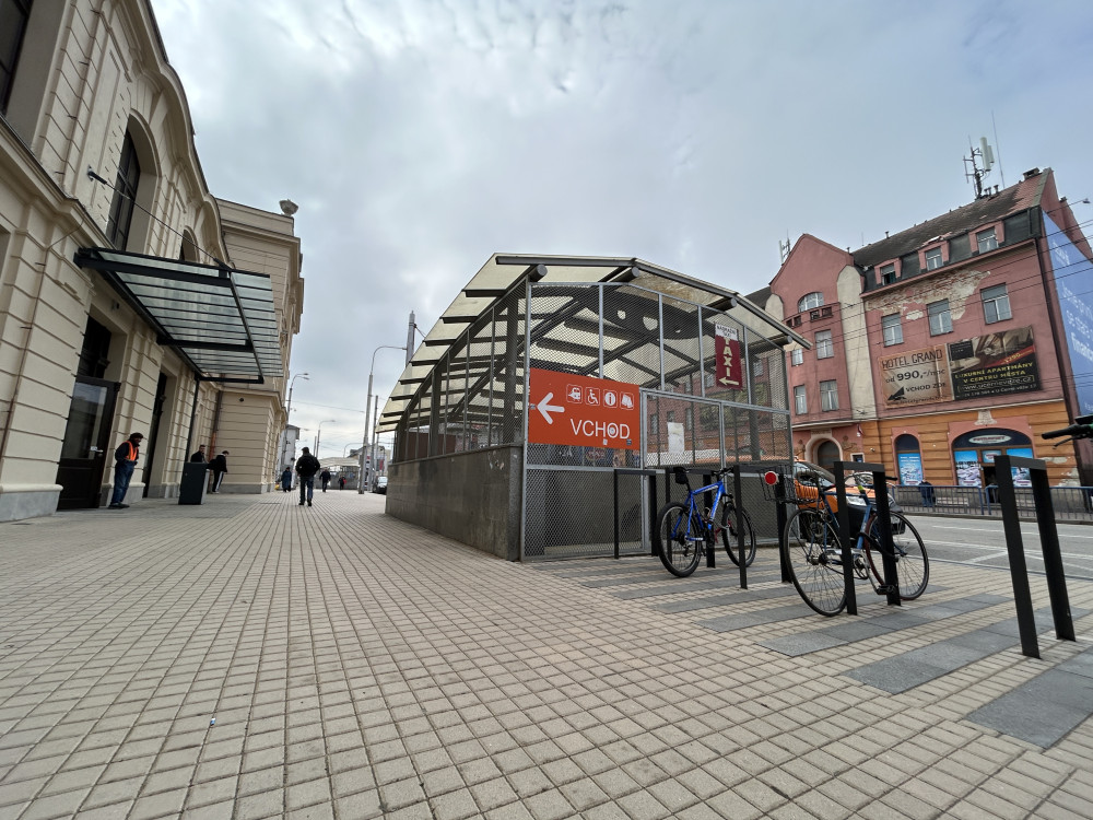 Podchod u nádraží nejspíše zmizí. Město musí reagovat na špatný stav ...