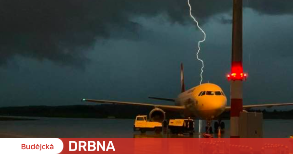 Vysoké teploty doprovodí deště a bouřky, varovali meteorologové