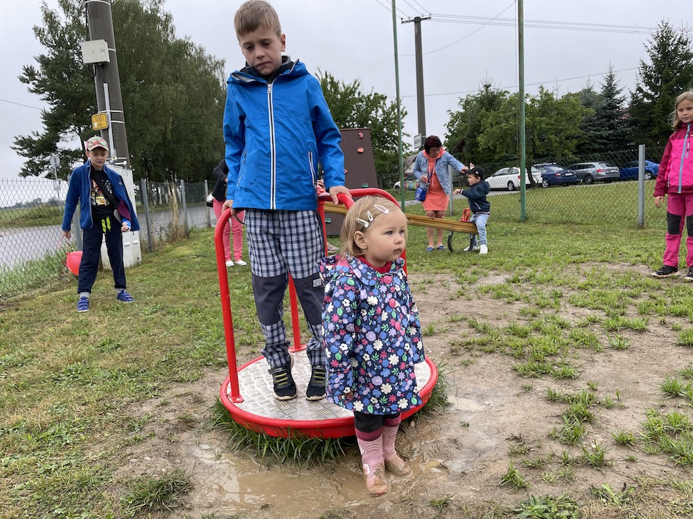 Nové dětské hřiště vyrostlo v Hroznějovicích | Z kraje | Budějcká Drbna ...